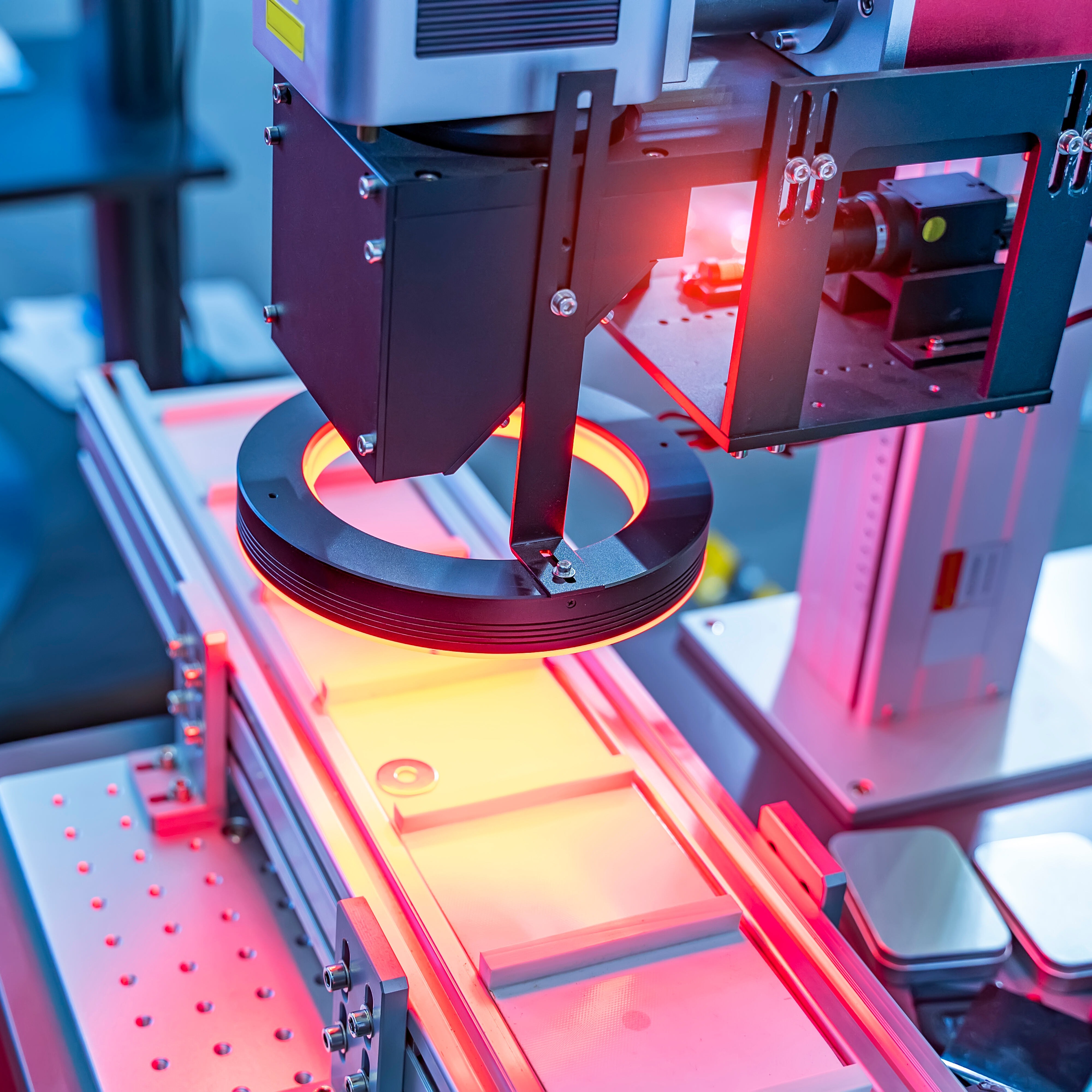 Autonomous Neuromorphic Vision System for Surface Defect Detection